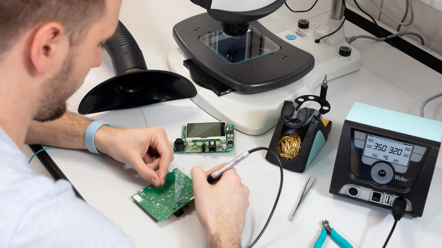 Micro Soldering | Weller Tools US