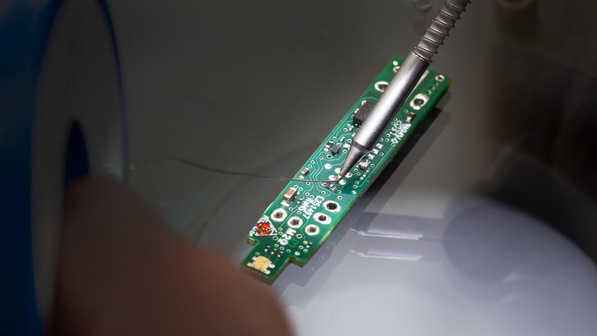 Micro Soldering | Weller Tools US